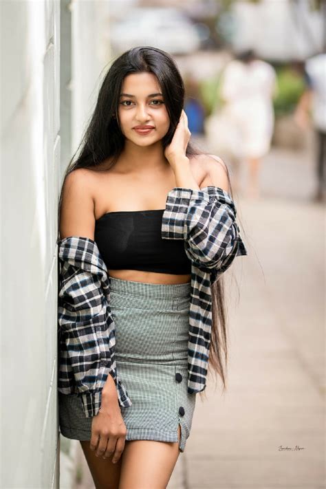 ඇත්තටම මේ ඩයස්ගේ නංගිද බුදු අම්මෝ ලස්සන එයා නම් සුර අඟනක් Photos ~ Ikman Lk Ikman