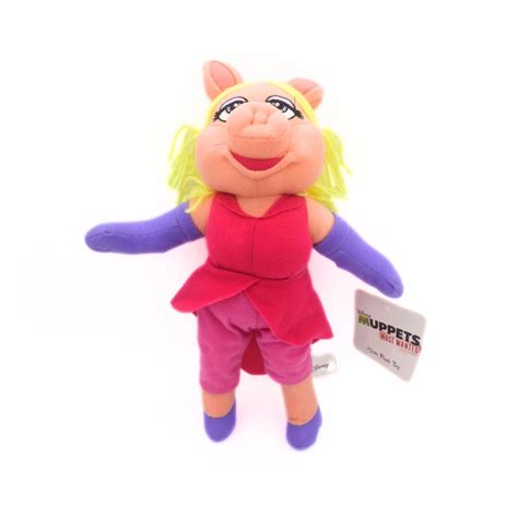 Disney Muppets Most Wanted Miss Piggy Plush Natsukashii Retro