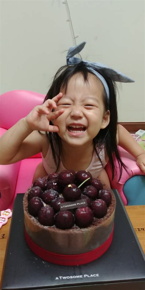 특별한 날엔 역시 투썸플레이스 케이크 체리초콜릿생크림케이크 네이버 블로그