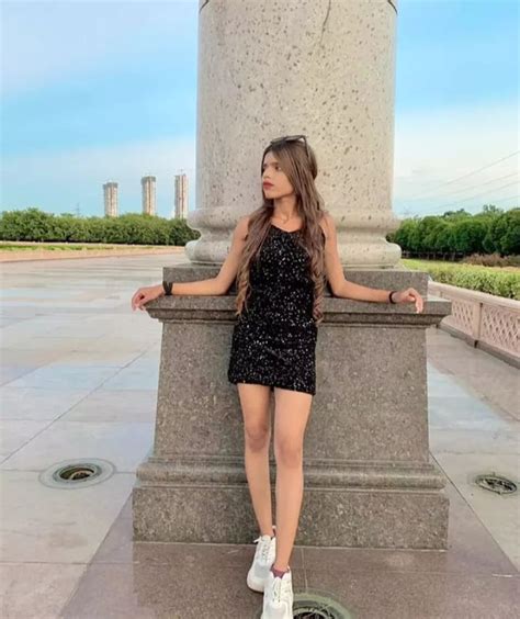 Kajal Jaiswal Instagram Star Age Biography Boyfriend Hometown