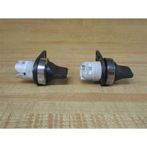 ABB 1SFA611202R3006 Selector Switch M2SS3 30B Pack Of 2 Used Mara Industrial