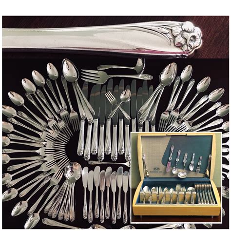 Large Vintage Daffodil Silverware Set In Original Silverware Chest