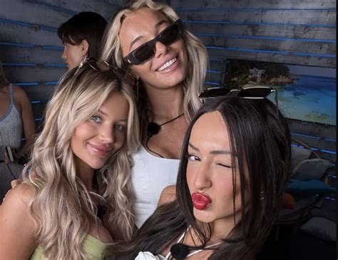 What You Need To Know About The Love Island Australia Superfans