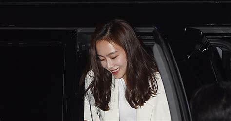 홍수현 호피치마 입고 하차도 섹시하게~ 부잣집 아들 종방연 포토엔hd