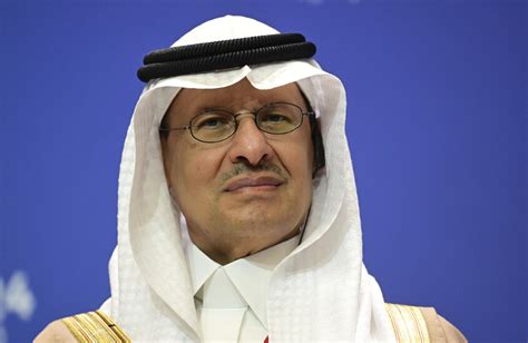 الأمير عبد العزيز بن سلمان يكشف سر رباطة جأش السعوديين والمجال الذي