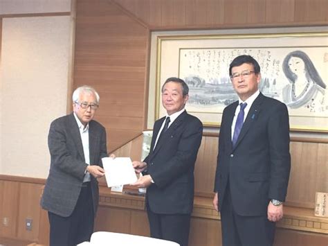 三重県議会正副議長等）に懇談の機会をいただき、要望を提出いたしました 三重県生活協同組合連合会