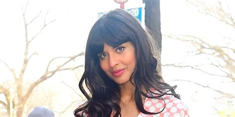Jameela Jamils Ehlers Danlos Syndrome Video Popsugar Fitness Uk