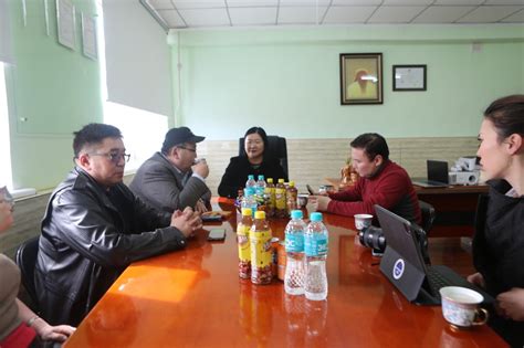 МСҮТ ийн ажилчдын цалин бага байна