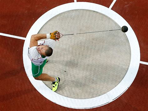 The Physics Of Swinging A Mass On A String For Fun Wired