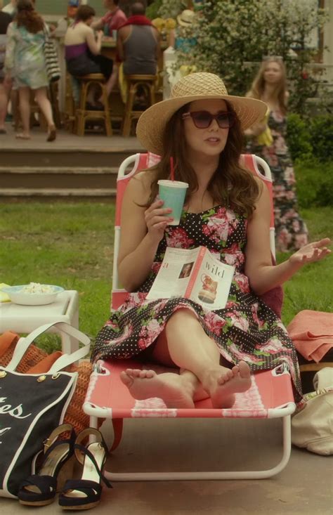 Lauren Grahams Feet Toes And Soles Hd Pictures Barefoot