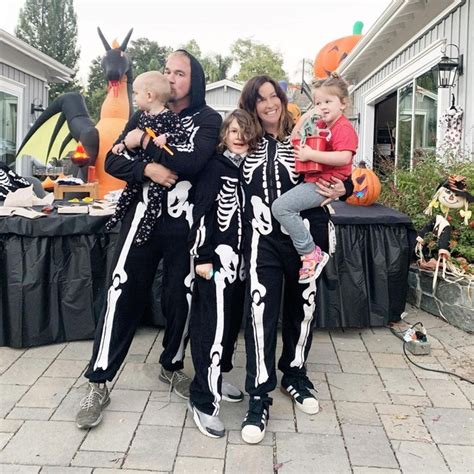 Alanis Morissette Diz Que Filha De 6 Anos A Chama Pelo Nome Completo