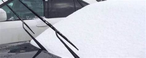 下雪为什么要把雨刮器竖起来 有驾