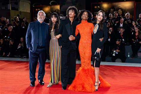 Звезды на красной дорожке Венецианского кинофестиваля — Статьи на Кинопоиске