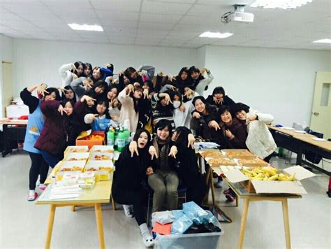 신성대학교 유아교육과 부속유치원 3층 유아교육과 현장학습관에서 2학년들의 종강파티🙌 유아들과