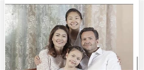 Элийрэгч Ц Уянга эрлийз хүүхдүүдийнхээ зургийг ил гаргав Tac Mn