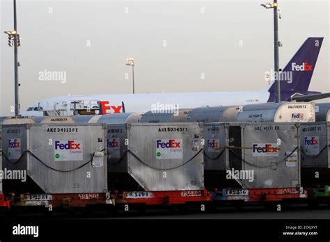 Fedex Hub Hi Res Stock Photography And Images Alamy