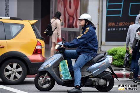 電動汽機車免徵牌照稅 財部預告擬延長至2025年底 中央社 Nownews今日新聞