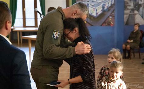 «Їхній подвиг — це наша мотивація боротися Кличко нагородив воїнів ЗСУ та родини загиблих