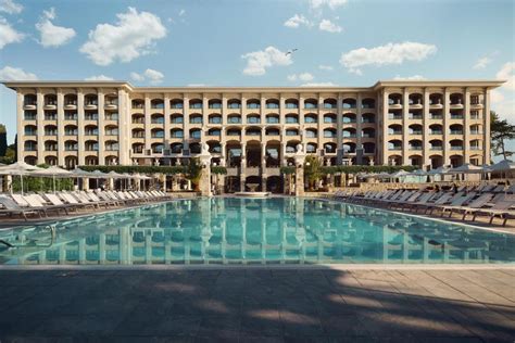 Официалният уебсайт на Хотел Астор Гардън 5 звезден хотел в курорта Св св Константин и Елена