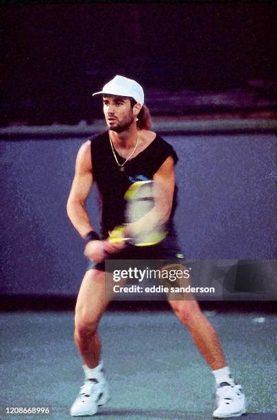 25 610 Photos Et Images Haute Résolution De Agassi Getty Images