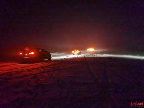 128名游客被困海拔4500米高山 四川雅江警方雪夜救援腾讯新闻