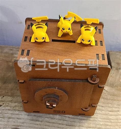 Box 상자 포켓몬 피카츄 쥐 사진이미지일러스트캘리그라피 Picturemania작가