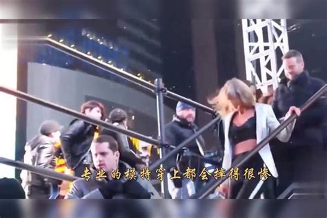 模特穿气球上台走秀，好身材一览无遗，放气瞬间全场失声好身材气球瞬间
