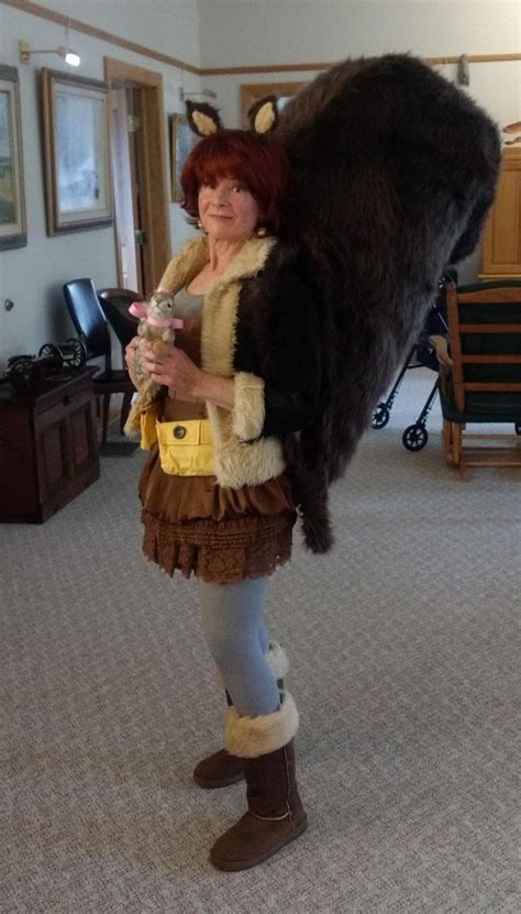 Pin By Alison Mccrady On Awesome Cosplay Best Cosplay Fur Coat Cosplay