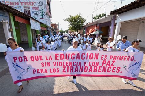 Habitantes De Zirándaro En Guerrero Marcharon Por La Paz Tras La Ola De Violencia Que Se Vive