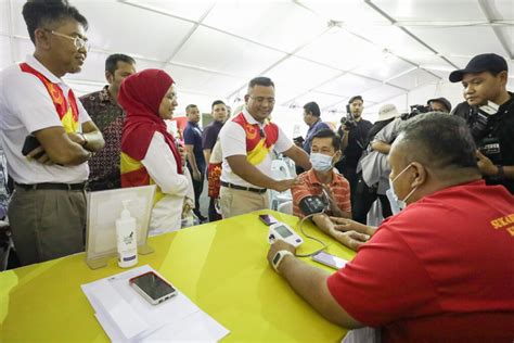 配合关爱巡展开跑 逾1500人获免费体检 Selangorkini 中文