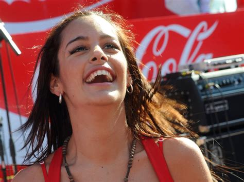 Biografia Larissa Riquelme Vita E Storia