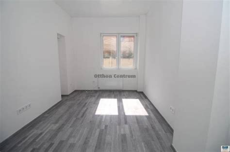 Elad Lak S Budapest Ker R Kosszentmih Ly Budapest Xvi Ker Let R Zsa Utca Elad H Z