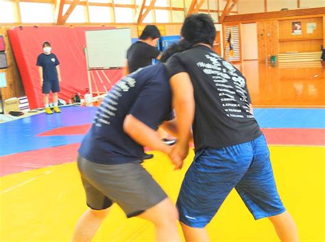 お揃いのシャツで 極東のタマ