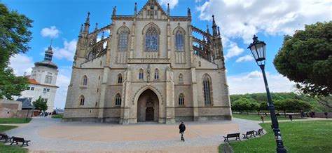 ИЗЛЕТ У ЗЛАТНИ ПРАГ И КУТНУ ХОРУ У ОРГАНИЗАЦИЈИ СО ДИРЕКЦИЈА ПРЕДУЗЕЋА И СО ИЈ БЕОГРАД ЈСТС