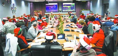 特朗普夫妇在北美空防司令部“追踪圣诞老人”凤凰网