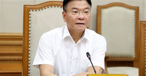 Đẩy Mạnh Phân Cấp Phân Quyền Trong Lĩnh Vực Y Tế