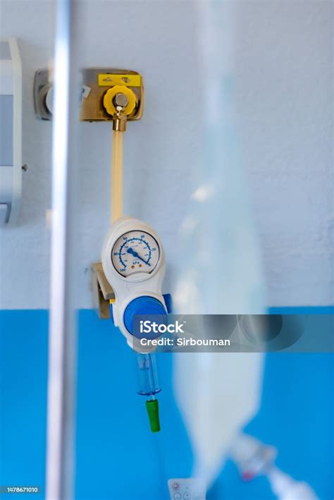 Manometer Dengan Peredam Untuk Kontrol Pernapasan Membantu Dengan Peralatan Medis Peredam