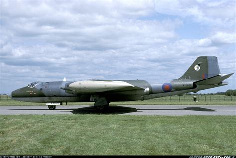 English Electric Canberra Pr7 Uk Air Force Aviation Photo