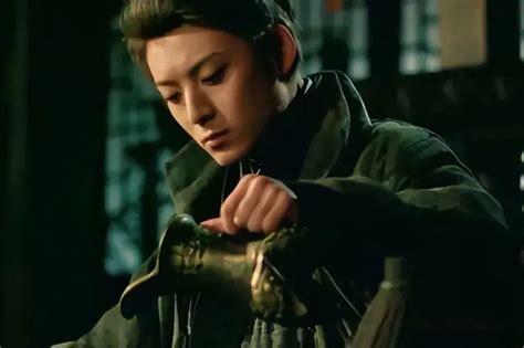 为何世人都怀疑王莽是“穿越者”？你看看他的妻子，穿的是什么？ 知乎