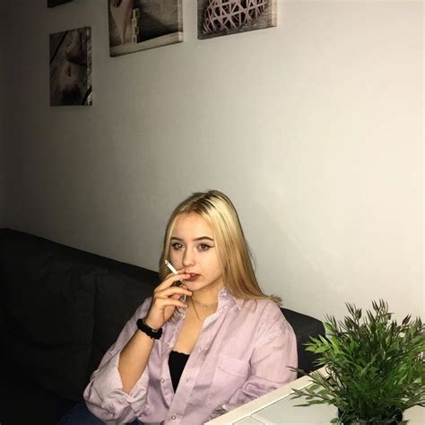 Girls World Smoking Hot Girls Selfie Sexy Scenes Beauty