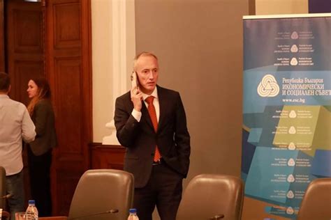 Изпитите след 7 и клас може да включват и природни науки Обзор