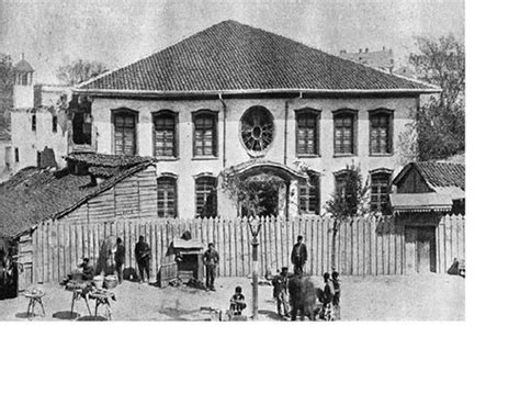 Пускат слух за сифилист в девическа гимназия