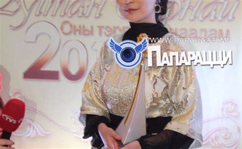 Хөтлөгч Анужингийн мартын 8 ны гайхалтай бэлэг