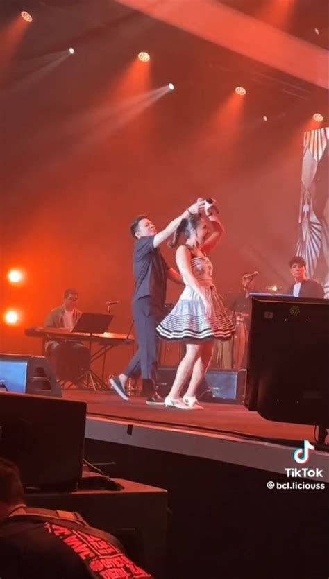 7 Potret Ariel Dan Bcl Di Panggung Yang Bikin Baper