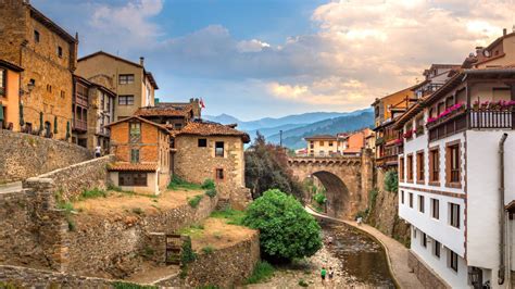 El Pueblo De Interior Más Bonito Está En Esta Región De España