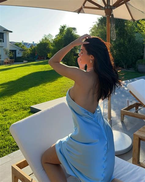 Kylie Jenner Exibe Registros Versáteis Com Looks Diferentes