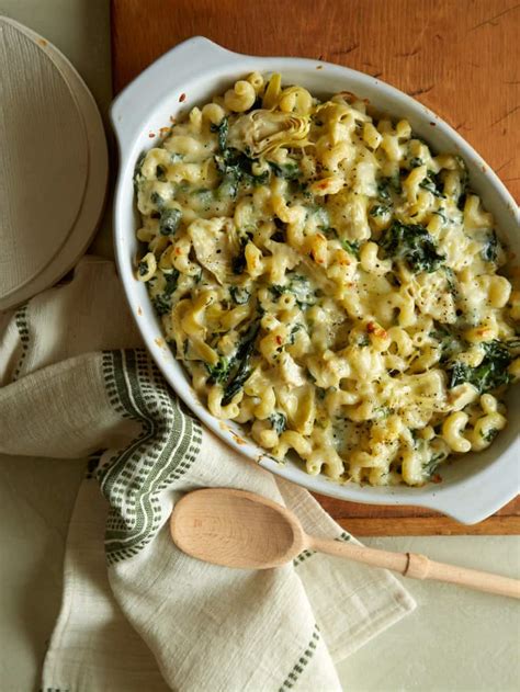 Baked Spinach And Artichoke Mac And Cheese
