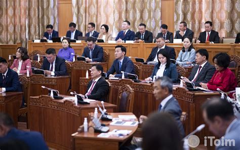 Itoim Ц Сандаг Очир Монголбанкны удирдлагууд бүрэн бүрэлдэхүүнээрээ огцор