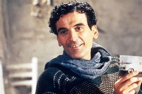 Stasera In Tv Il Film Capolavoro Di Massimo Troisi Intramontabile