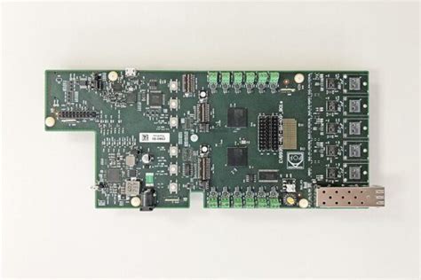 Automotive Gigabit Ethernet Switch Comes With Optical Ports
